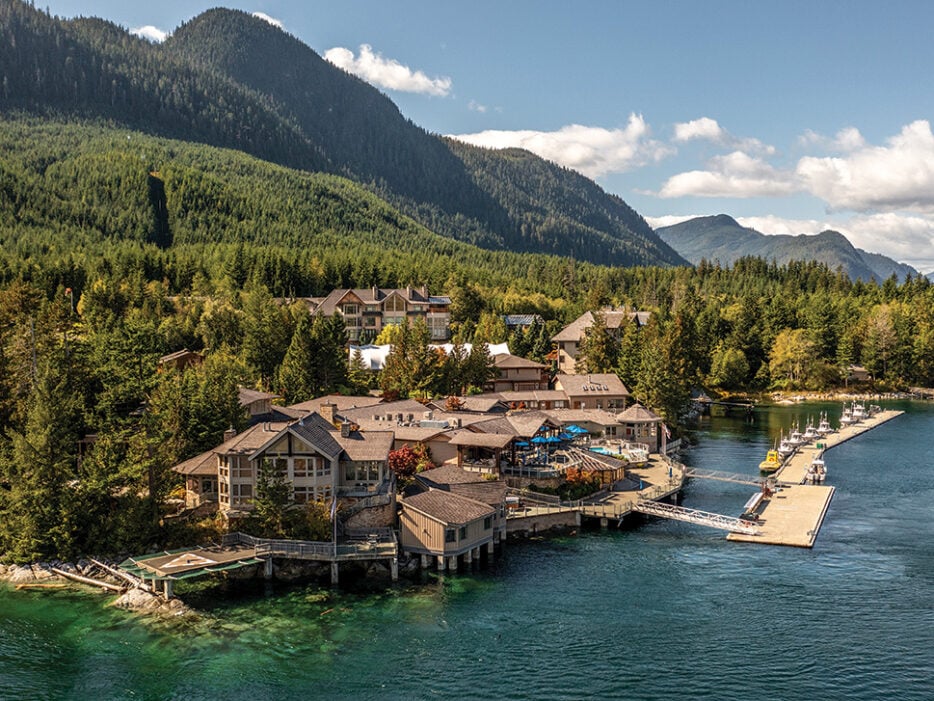 Pamela Anderson's Ladysmith Home Is a Whimsical, 'Funky Grandma' Dream ...